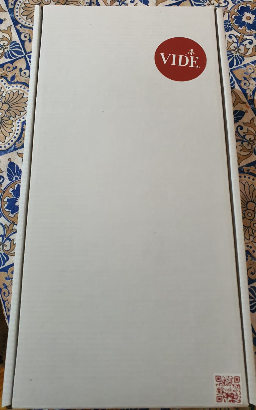 Caja blanca cartón microcorrugado regalo 2 vinos – Vide Wines